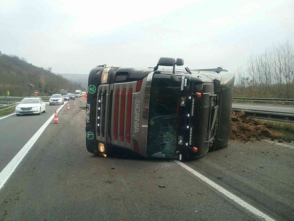 Dopravná nehoda kamióna a dodávky na diaľnici D1, Ministerstvo vnútra ...