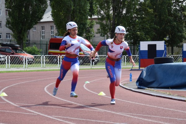 Skončila sa disciplína štafeta na 4x100 metrov s prekážkami ... Skončila sa disciplína štafeta na 4x100 metrov s prekážkami ...