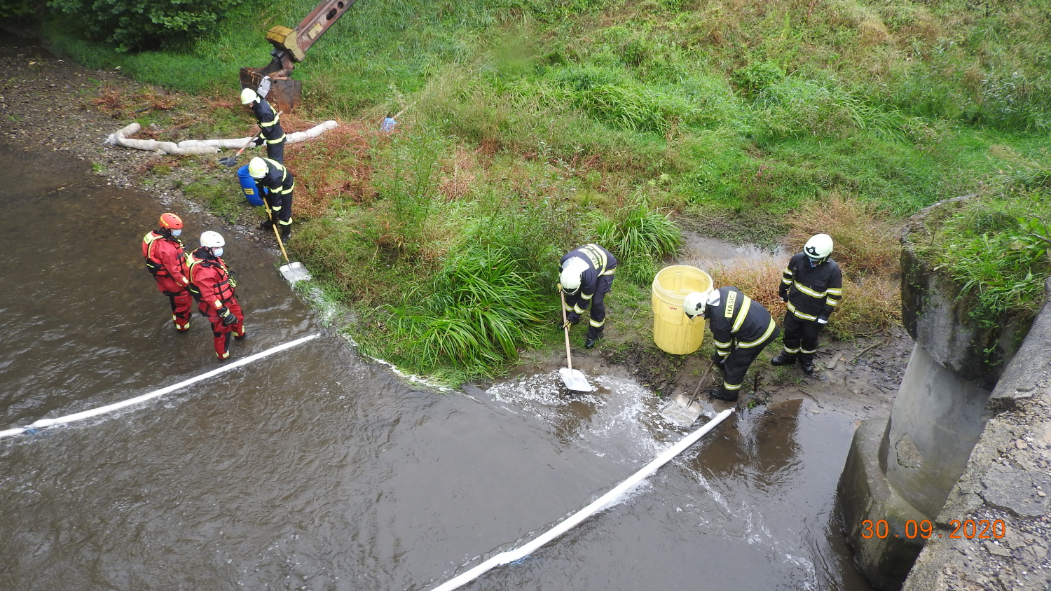 Taktické cvičenie na zachytávanie ropných látok na toku rieky Rimava ...
