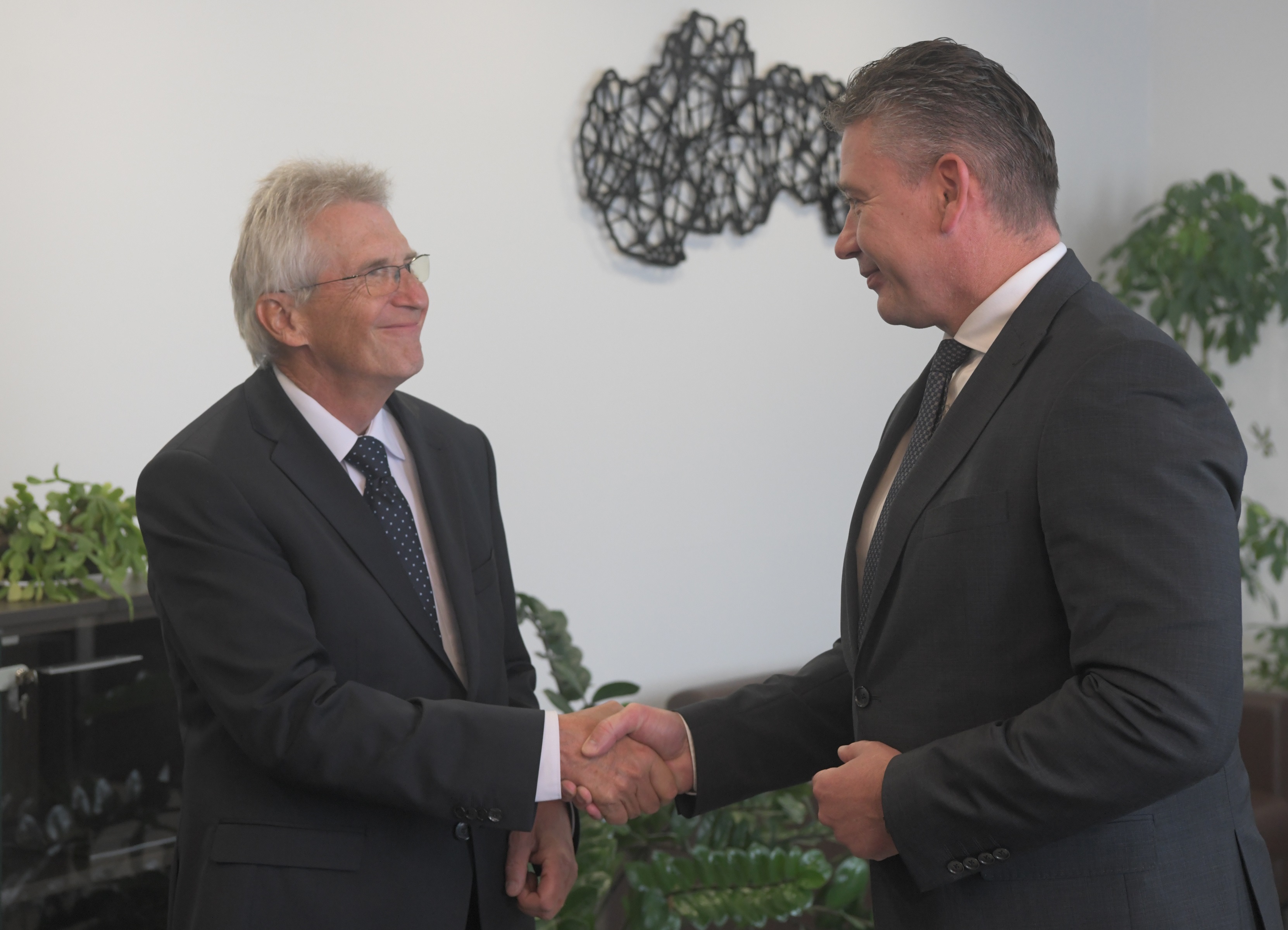 Minister vnútra SR Ivan Šimko dnes prevzal úrad od svojho predchodcu ...