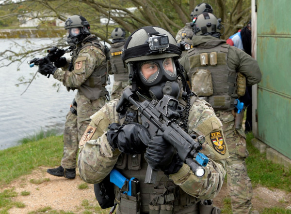 Protiteroristické Lynx Commando slovenskej polície je európskym lídrom ...